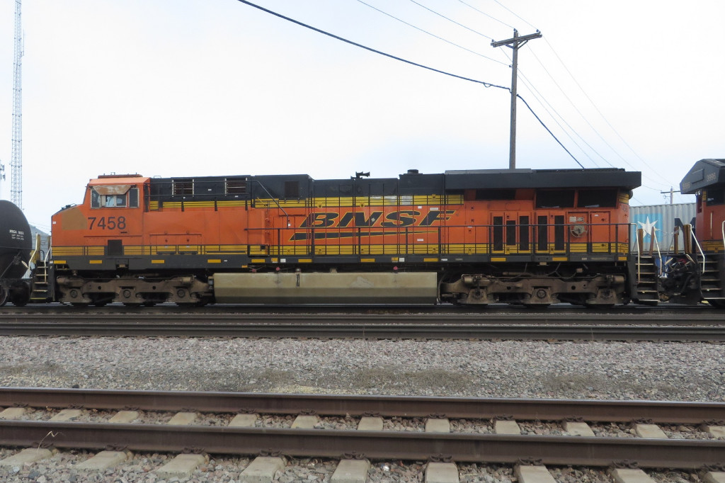 BNSF 7458